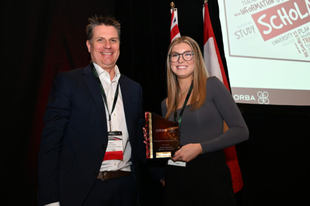Nicole Simmons accepts scholarship – ReNew Canada