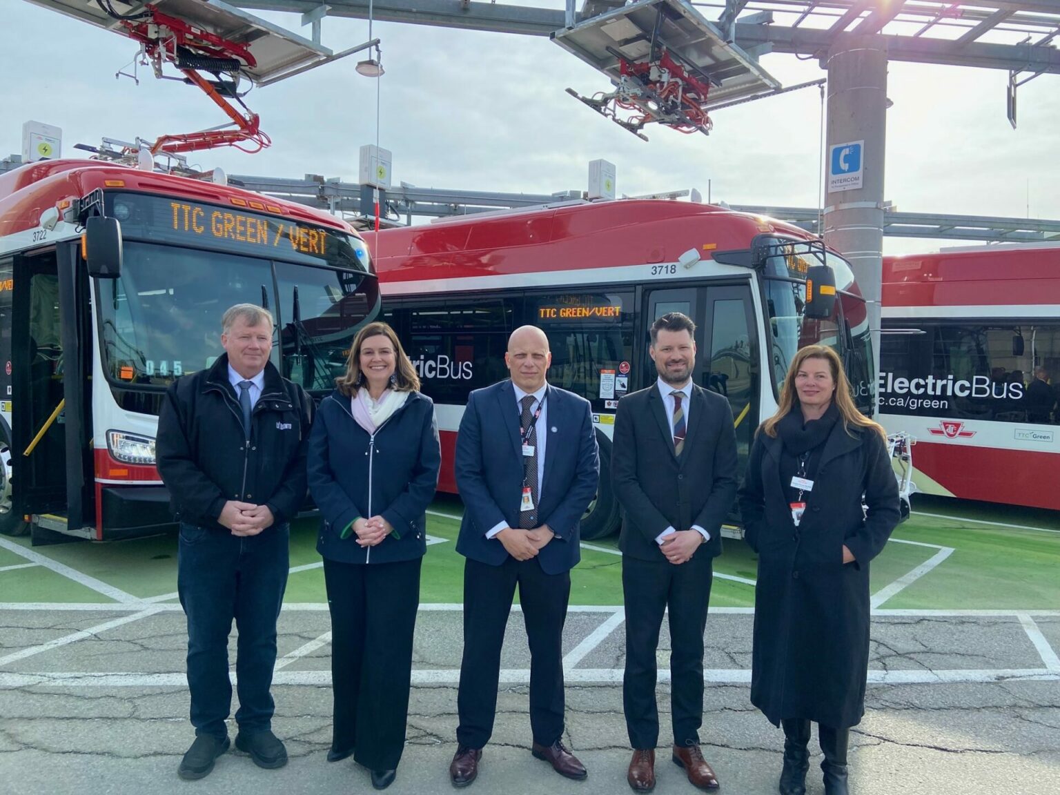 Toronto Transit Commission, PowerON unveil innovative eBus charging ...