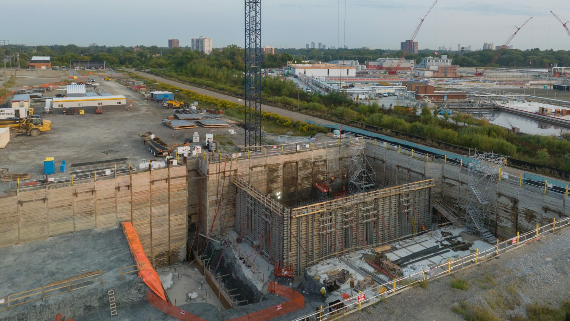 Mississauga breaks ground on new district energy system at Lakeview ...